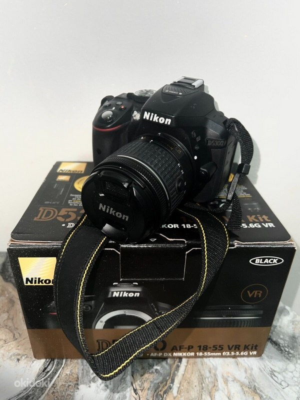 Nikon D5300 24.2MP Digital SLR Camera Body with box